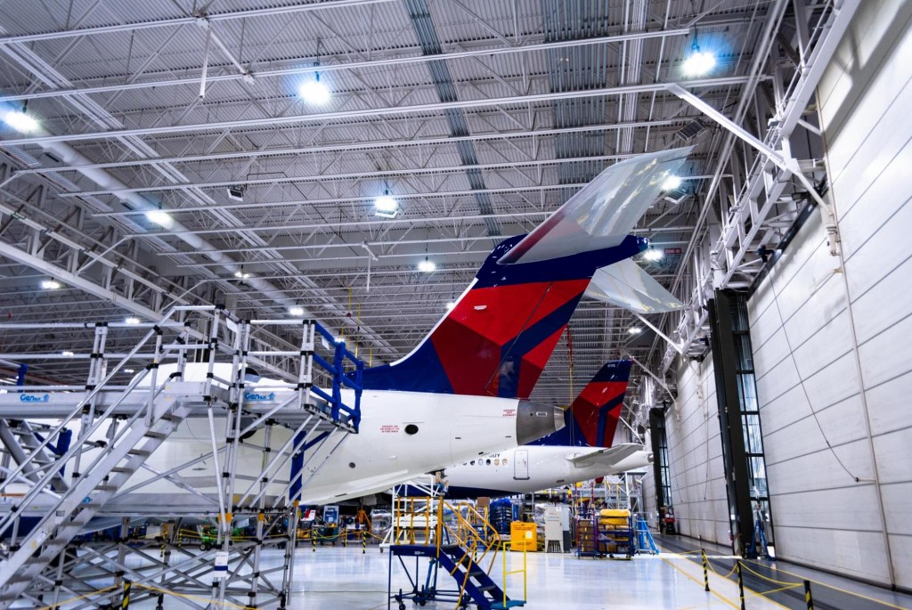 Cleared for Growth, Endeavor Air Announces 20 Additional Aircraft ...