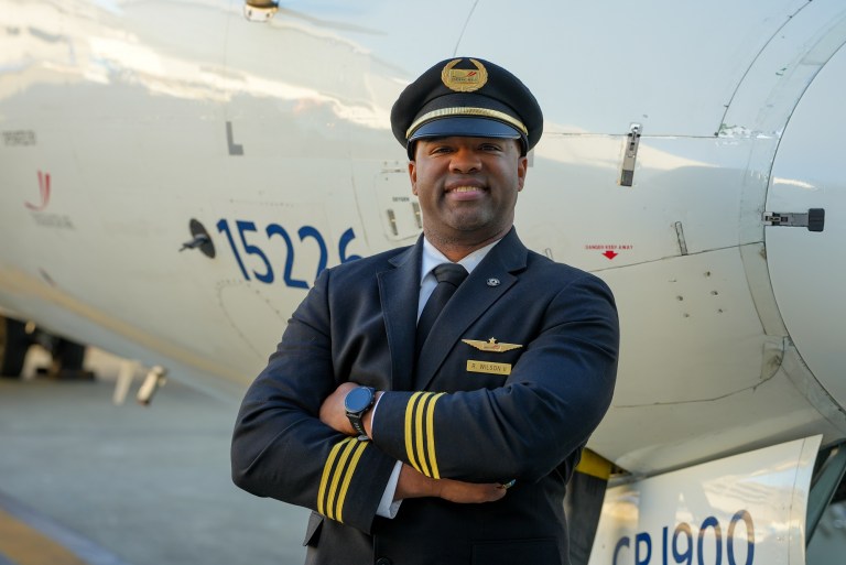 Following his Dreams: Rick Wilson, Endeavor Air First Officer | EDV On ...