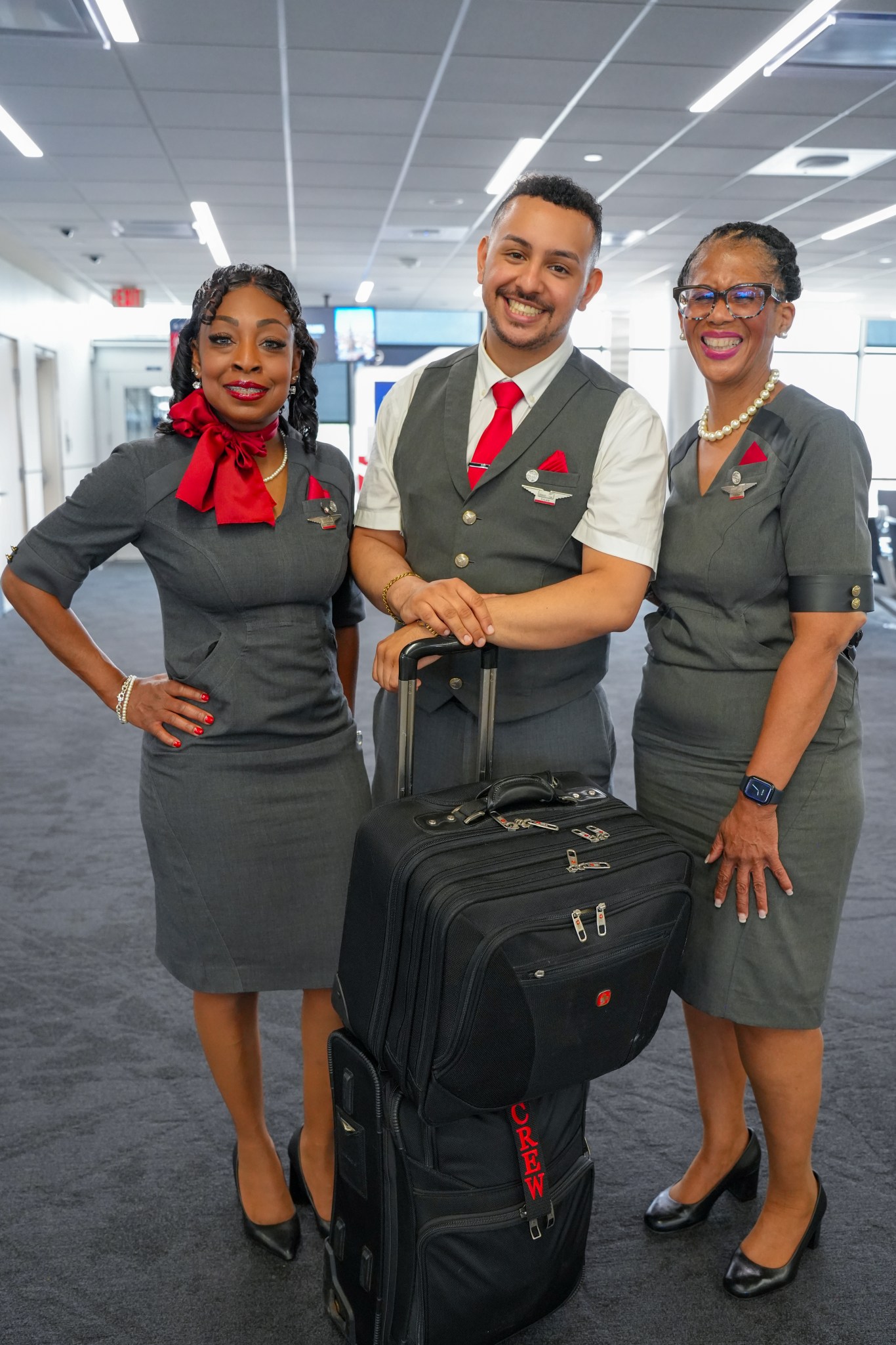 Endeavor’s First Class Flight Attendants | EDV On The Fly